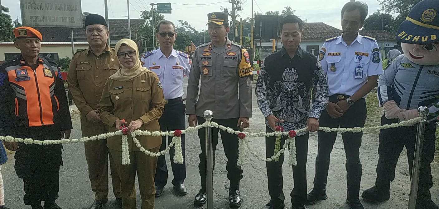 Bupati Blitar Resmikan Palang Pintu kereta api,CSR PT wantech Indonesia ...